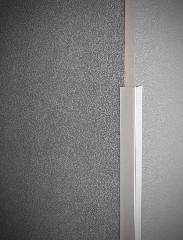 METALICO DYLAN BRILLANTE TAPACANTO ANGULO1,5 X 1,5 x 2,5 – Trencadís